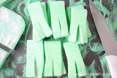 Unbelievable Minecraft Creeper Peeps! Marshmallow candies covered in ...