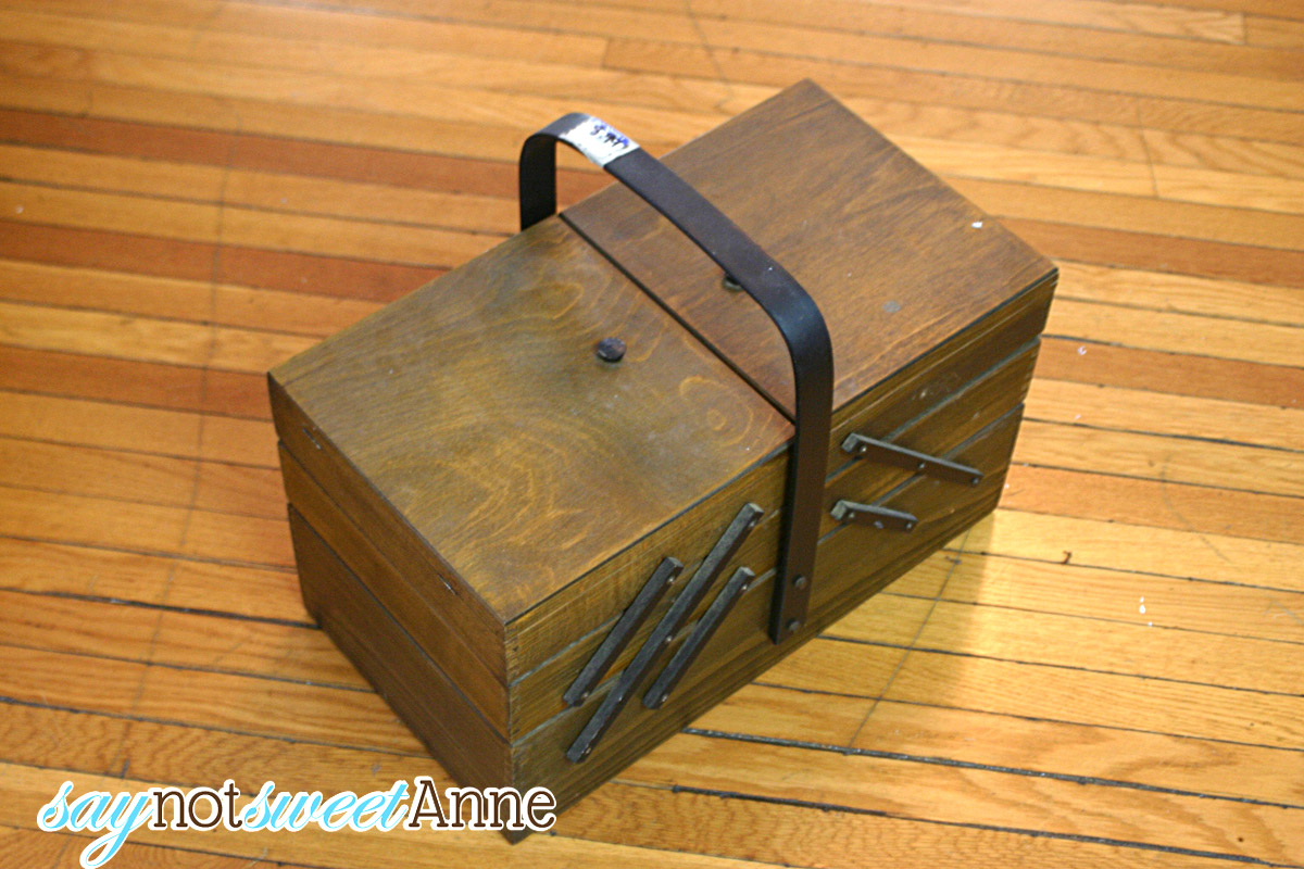 Vintage Sewing Box Makeover - Sweet Anne Designs