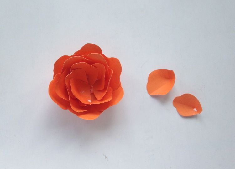 How to Make Sunny and Delightful Paper Peonies - Sweet Anne Designs